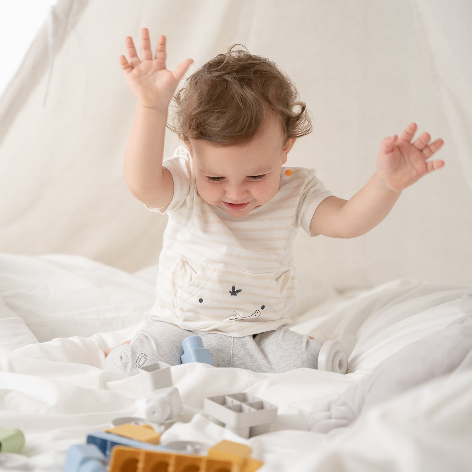 Types of babies’ development from 0 to 12 months – Poney Group
